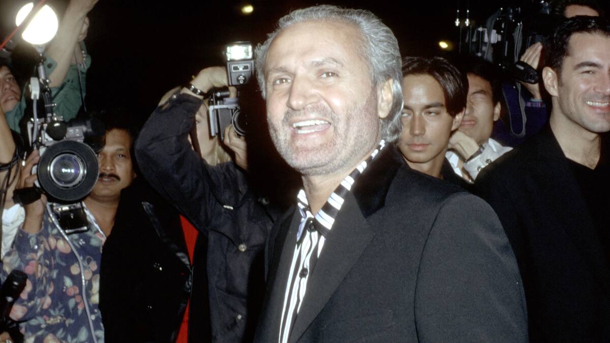 Gianni Versace soll leben Mafia Buch Metastasen Giuseppe Di Bella ...