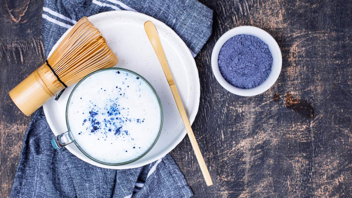 Pink und Blue Matcha: Wie bereitet man das Trend-Getränk zu ...