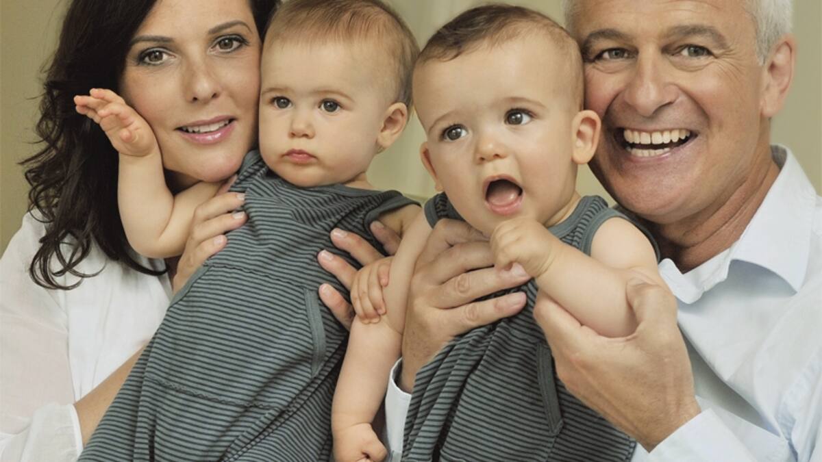 Zirkusdirektor Franco Knie zeigt Zwillinge Timothy und Nina | Schweizer ...