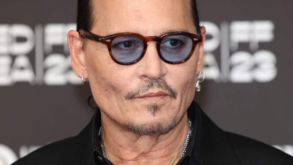 Esquema De Johnny Depp Christian Nodal Muestra Look Sin Tatuajes Y Lo