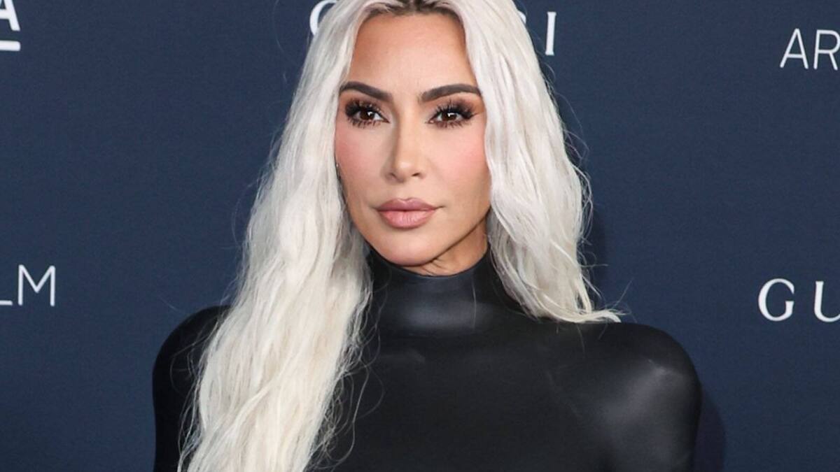 Shooting mit Teddybären: Kim Kardashian von Balenciaga-Kampagne ...