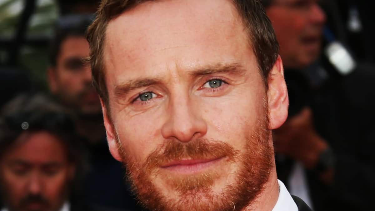 Michael Fassbender baut Crash beim 24-Stunden-Rennen von Le Mans ...