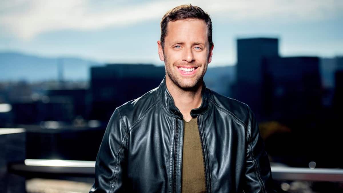 «Meteo»-Moderator Gaudenz Flury bricht auf SRF-Dach vor laufender ...