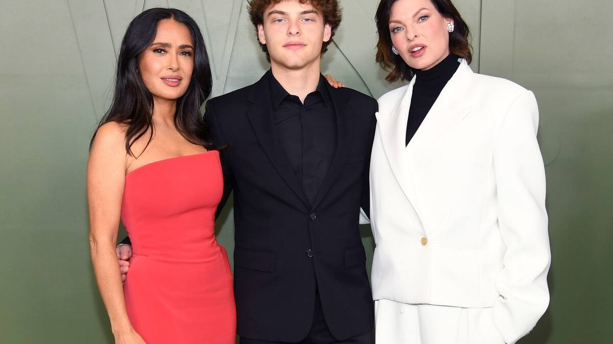 Linda Evangelista posiert mit Sohn Augustin und Salma Hayek | Schweizer ...