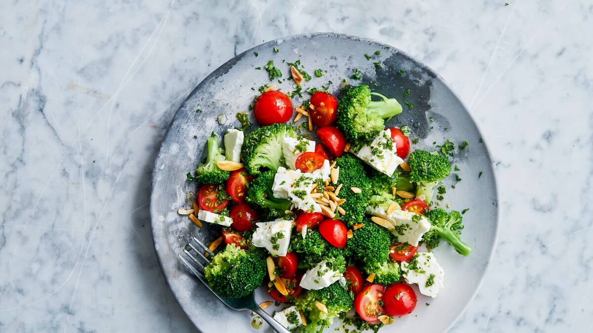 Broccoli-Tomaten-Salat mit Feta: Rezept von Betty Bossi | Schweizer ...