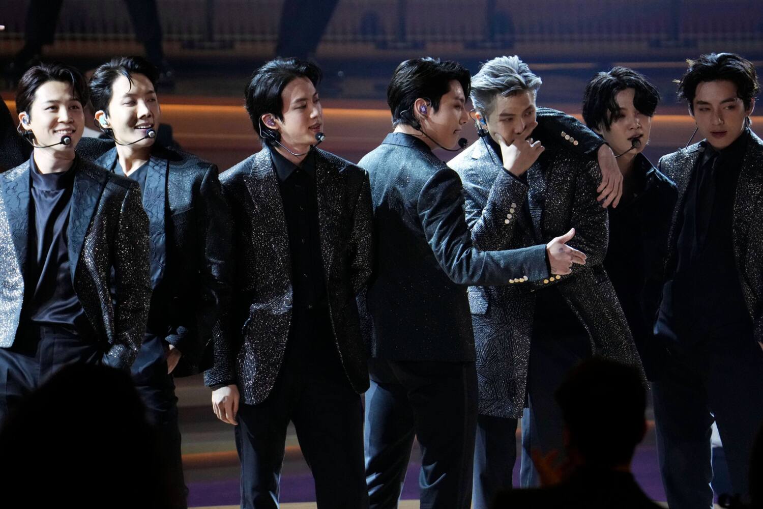 Vor dem Comeback-Konzert: BTS-Star RM verletzt sich am Knöchel
